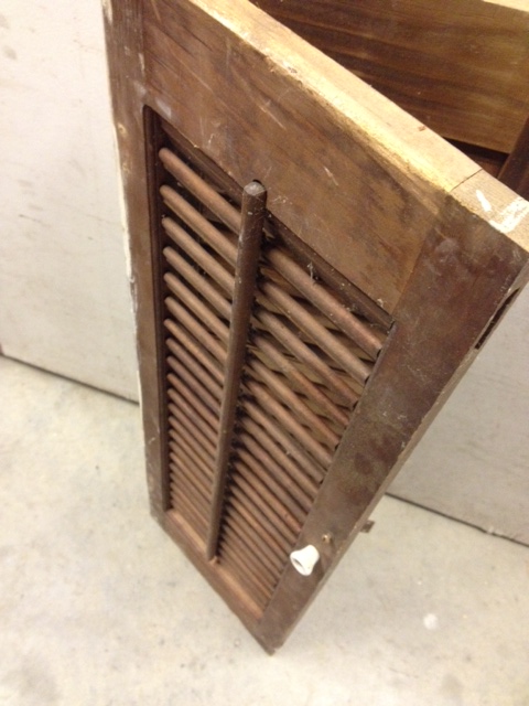 DIY Shutter Shelf | simplyschulze